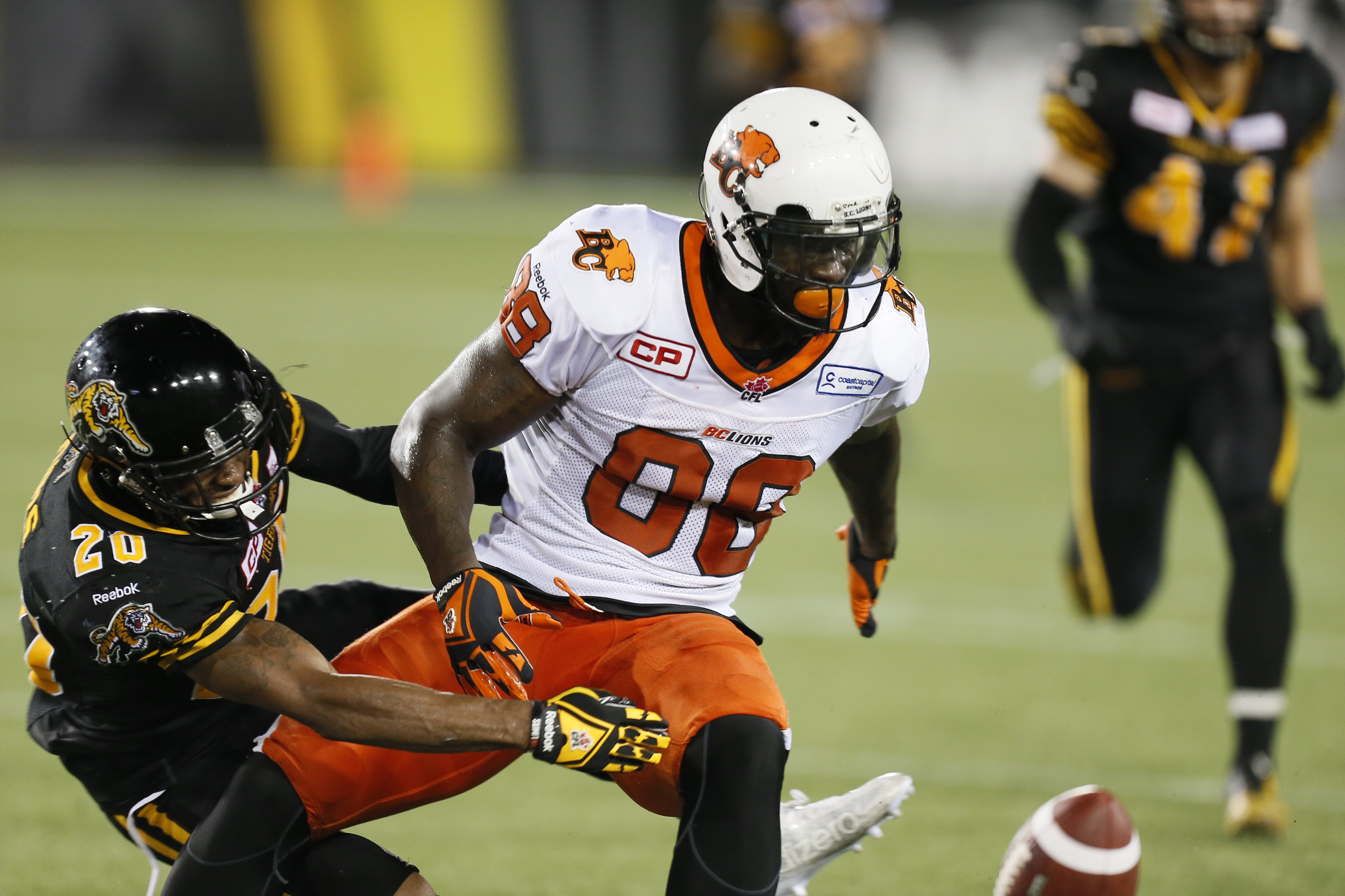 Tiger-cats Re-sign Cfl All-star Defensive Back Davis - Hamilton Tiger-Cats